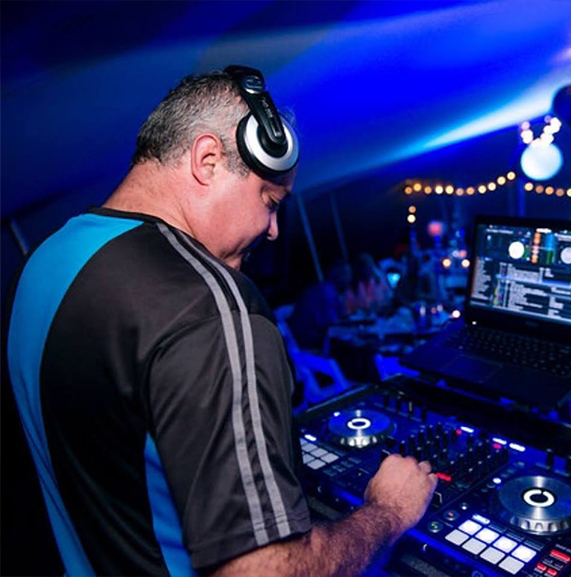 Your Wedding DJ Timo - DJ Timo